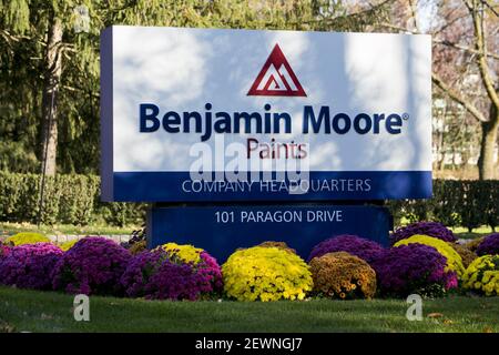 Benjamin Moore Paints signage on the awning of a paint store Stock ...
