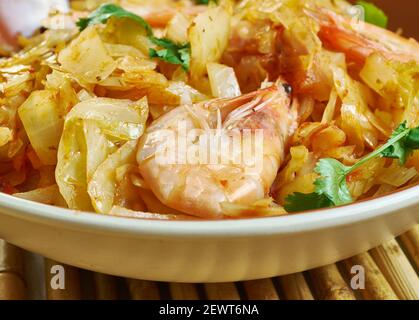 Liberian Cabbage Stew with shrimps, African cuisine Stock Photo - Alamy