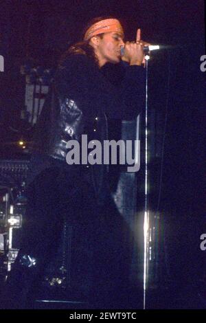 Ray Gillen from Badlands live at the Astoria. London, 11/29/1991 ...