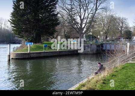 River Thames at Penton Hook,Laleham Surrey UK Stock Photo - Alamy