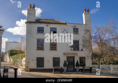 The Spaniards Inn 16th century built 1585 tavern Hampstead north London ...