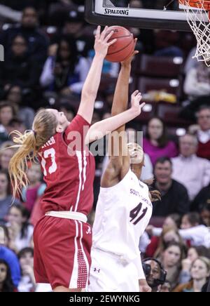 South Carolina's Alaina Coates (41) drives to the basket against UNC ...