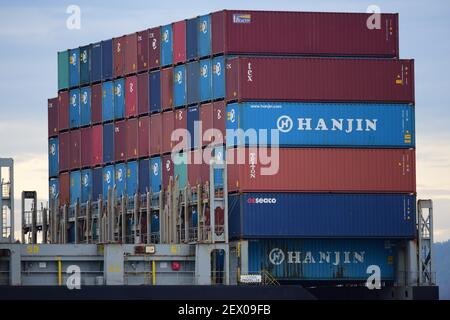 Shipping containers on a South Korean container ship in the port of ...