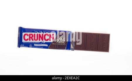 Nestle Crunch Milk Chocolate Bar Stock Photo - Alamy