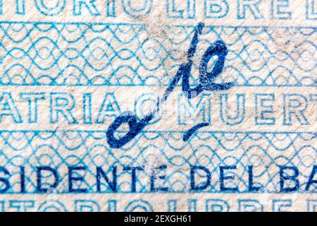Bill banknote of twenty 20 Cuban pesos Stock Photo - Alamy