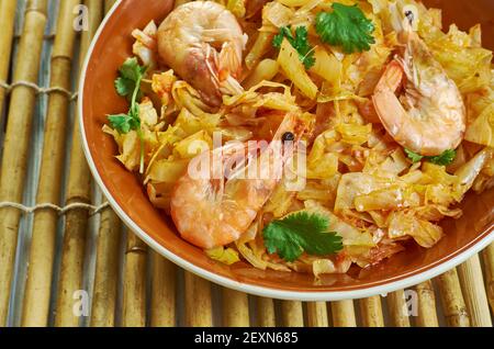 Liberian Cabbage Stew with shrimps, African cuisine Stock Photo - Alamy