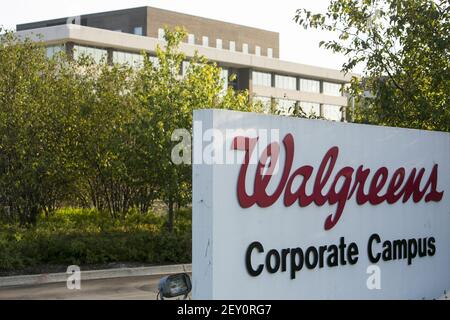 The headquarters of Walgreens in Deerfield, Illinois Stock Photo - Alamy