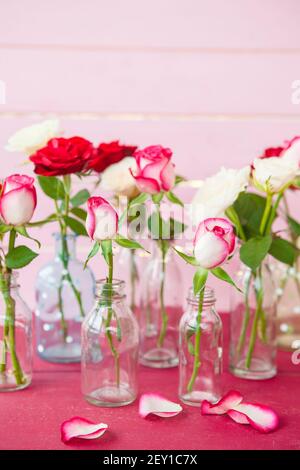 Small bouquet of fresh pink roses Stock Photo - Alamy
