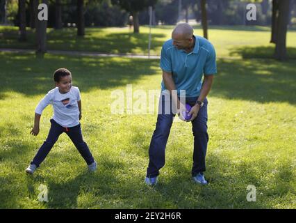New Milwaukee Bucks coach Jason Kidd, his wife, Porschla, and children ...