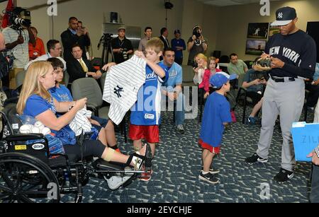 heather in old pitcher Stock Photo - Alamy
