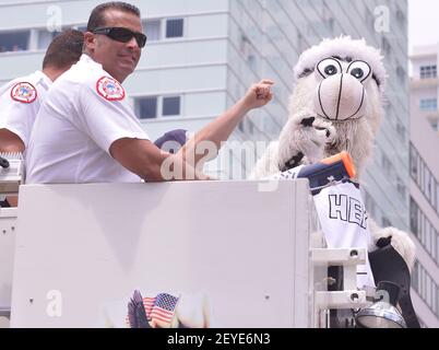 Bernie the Miami Heat Florida USA basketball mascot Stock Photo - Alamy