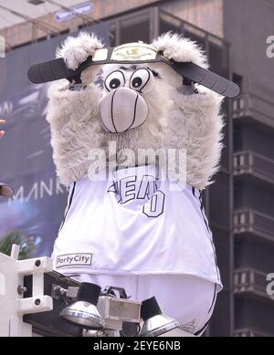 Bernie the Miami Heat Florida USA basketball mascot Stock Photo - Alamy