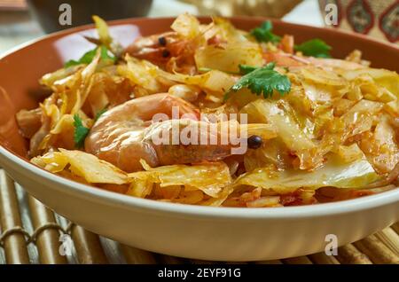 Liberian Cabbage Stew with shrimps, African cuisine Stock Photo - Alamy