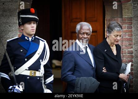 Kofi Annan and wife Nane Lagergren at a Gala dinner ahead of abdication ...