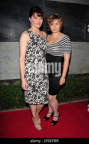 LUCY LAWLESS DAISY LAWLESS SPARTACUS: BLOOD AND SAND TV PREMIERE LOS ...