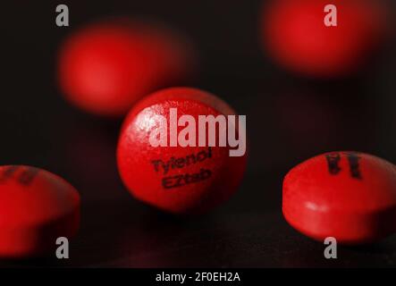 Tylenol Extra Strength tablets Stock Photo - Alamy