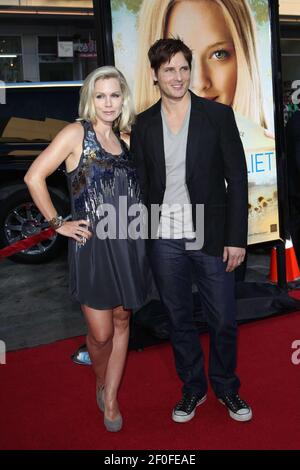Peter Facinelli and Jennie Garth arrives at the CBS, CW, CBS Television ...