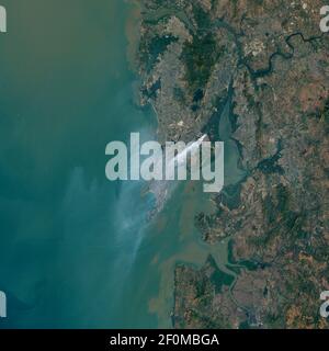 Landfill , waste dumping ground , Deonar , Bombay , Mumbai ...