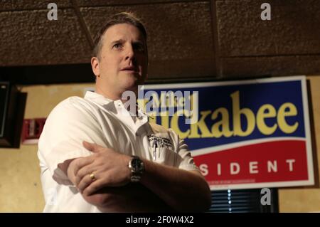 7 January 2008 - Concord, NH - Owner Bryan Shea watches as Presidential ...