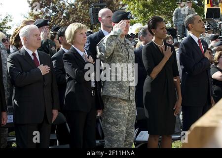 First Army Commanding General, Lt. Gen. Stephen Twitty (center) and his ...