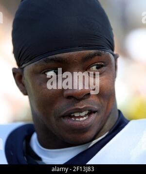 Dallas Cowboys running back Deon Anderson signs autographs at Cowboys ...