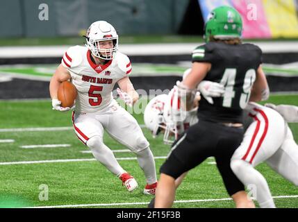 South Dakota running back Travis Theis (5) runs for a touchdown during ...