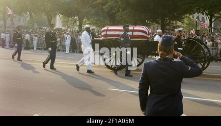 US President Ronald Reagan salutes the cadets at the US Military ...