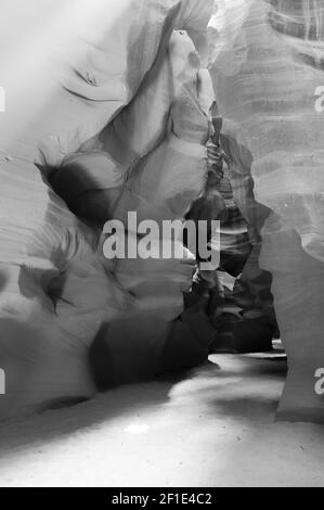 Sunlight Beams Through Crevasse Sandstone Rock Antelope Slot Canyon ...