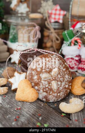 Delicious Elisen gingerbread and cookies Stock Photo - Alamy