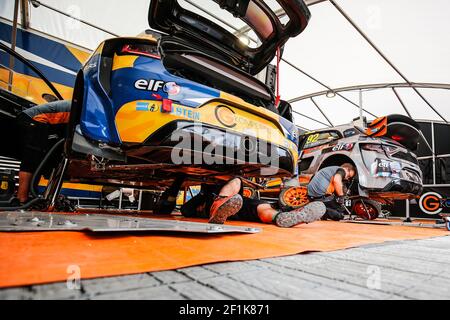 36 CHICHERIT Guerlain (FRA) GC Kompetition Renault Megane RS, action ...