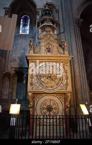 Lyon astronomical clock, Cathedrale Saint-Jean-Baptiste, Lyon, France ...