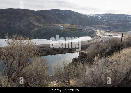 Overview of the Wells Dam Hydroelectric Project on the Columbia River ...