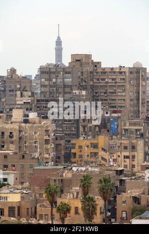 Crumbling Cairo buildings Stock Photo - Alamy
