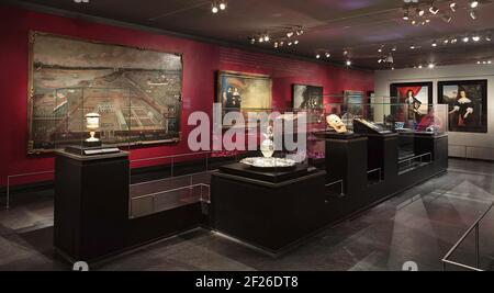 Room The Republic in the Philips Wing; Philips wing for renovation ...