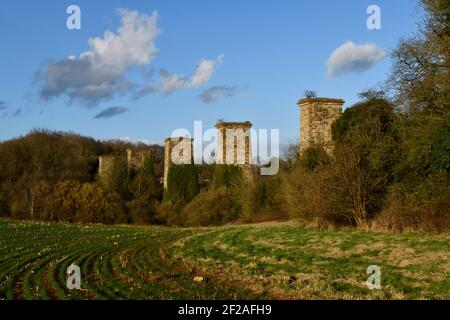 Viaduct Pillars Hook Norton Oxfordshire Stock Photo - Alamy