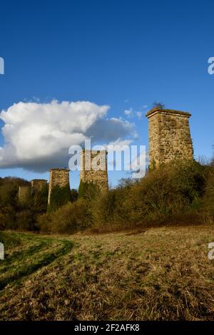Viaduct Pillars Hook Norton Oxfordshire Stock Photo - Alamy