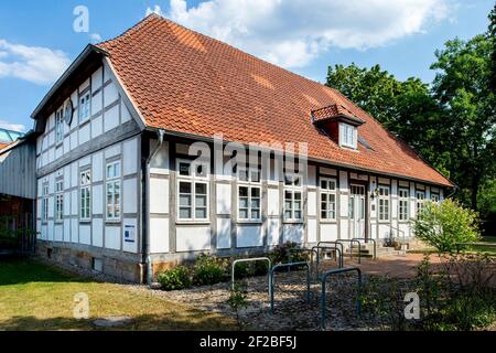 Burgwedel, Deutschland. 12th Aug, 2020. A sign showing that dogs are ...