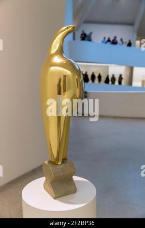 Maiastra, by Constantin Brancusi, 1912,Peggy Guggenheim Collection ...