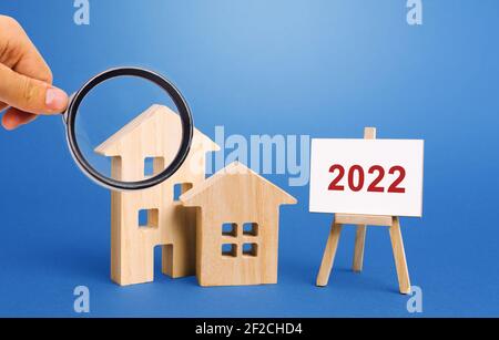 Business concept of budget planning 2022. Words 'Budget 2022' on wooden ...