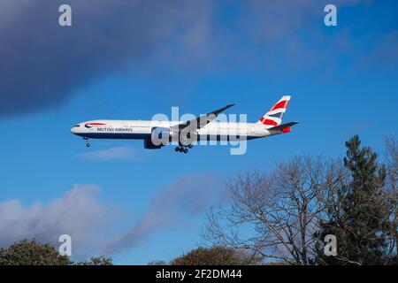 A British Airways Boeing 777 coming in to land at London Gatwick ...