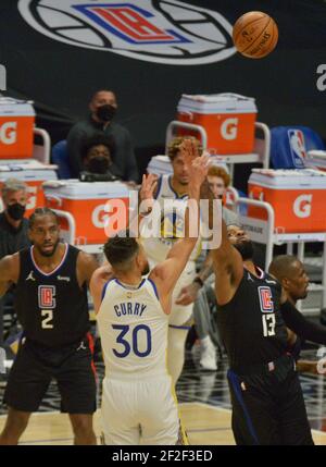 Golden State Warriors guard Stephen Curry displays his 'wingspan ...