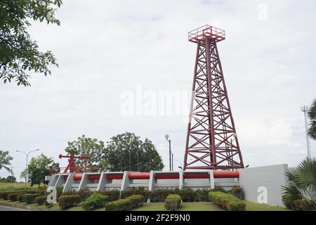 Miri Oil Well No.1 (Grand Old Lady) at Canada Hill, Miri, Sarawak ...