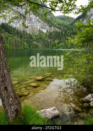 Lake Gleinkersee near Windischgarsten in Upper Austria on a cloudy day ...