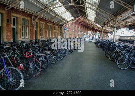 Commuter bicycles in Temple Meads Station, Bristol, UK Stock Photo - Alamy