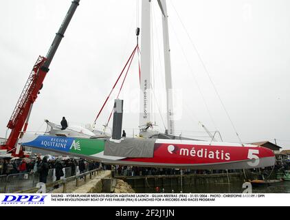 SAILING - HYDRAPLANEUR MEDIATIS-REGION AQUITAINE LAUNCH - GUJAN-MESTRAS (FRA) - 31/01/2004 ...