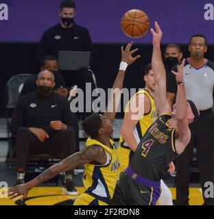Indiana Pacers guard Edmond Sumner (5) and Chicago Bulls forward ...