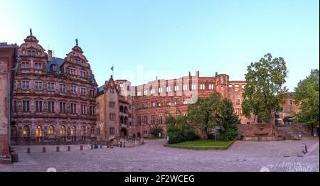 Sunset view of the main courtyard of the palace in Heidelberg, Germany ...