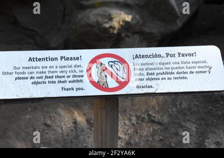 Sign at the Los Angeles Zoo - exhibit is closed Stock Photo - Alamy