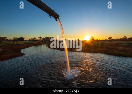 Hot bore water from Australian great artesian basin pouring into ...