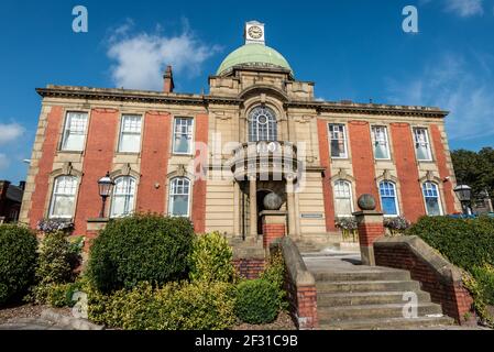 Chadderton Town Hall. Middleton Road, Chadderton Stock Photo - Alamy
